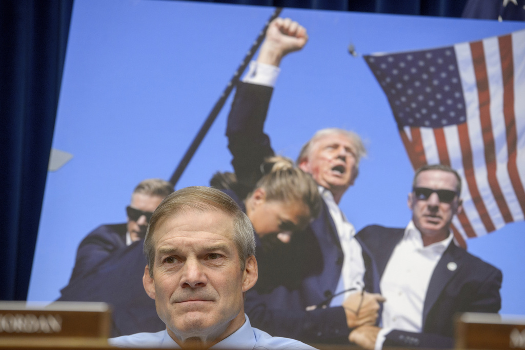 Secret Service, FBI officials to testify about Trump assassination ...